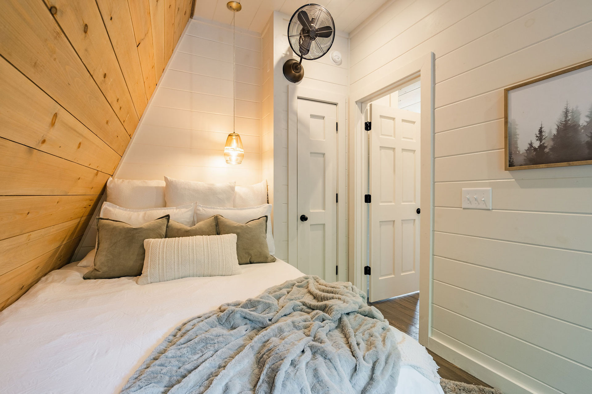 Luxe Lodge - Gnarly Home Crafters